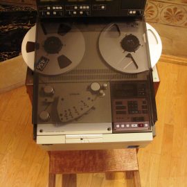 Custom Made Stand for Sony APR - Reel to Reel World